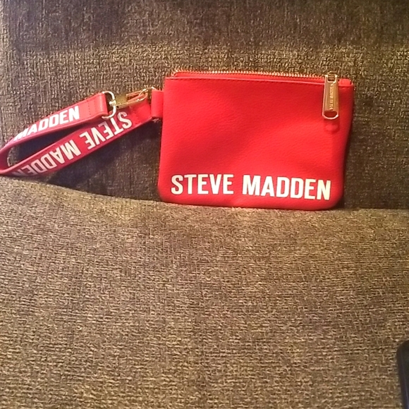 Steve Madden | Bags | Steve Madden Redleather Wrislet | Poshmark
